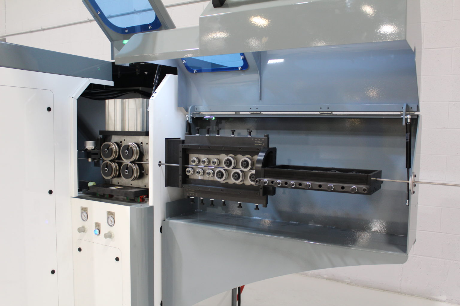 i-S Series 3D CNC Wire Bender | IP Automation Inc